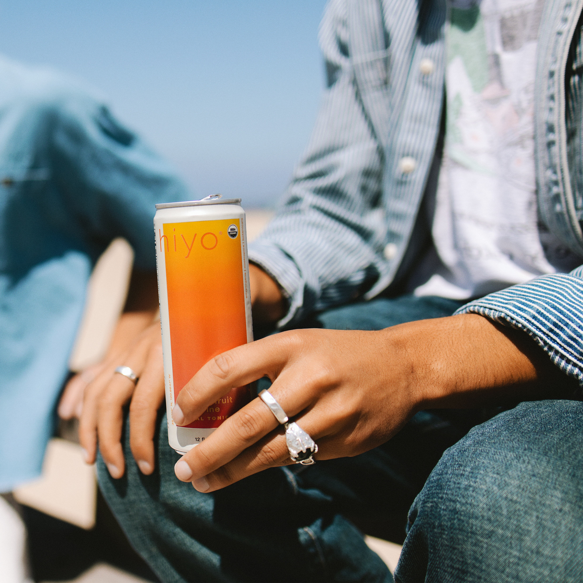 hiyo | passion fruit tangerine, non-alcoholic functional seltzer